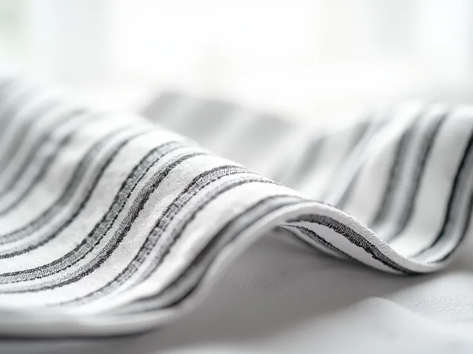 Black and White Striped Cotton Fabric Gains Popularity for Springsummer Apparel