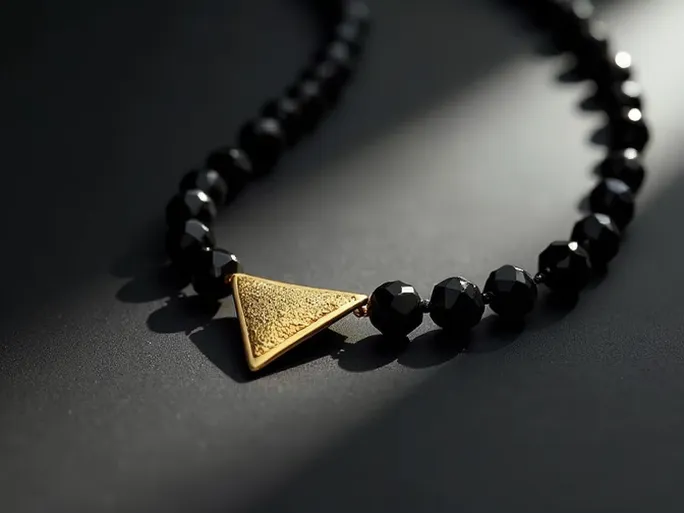 Designer Mounirs Black Onyx Necklace Embodies Modern Elegance
