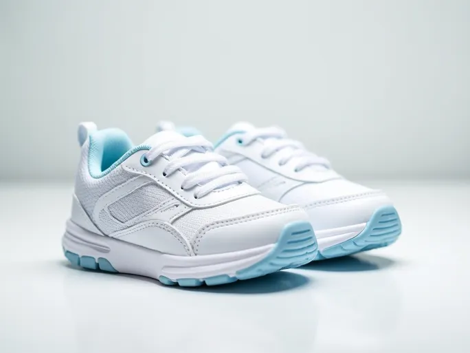 Anta Kids Launches Comfortable White Sneakers for Children