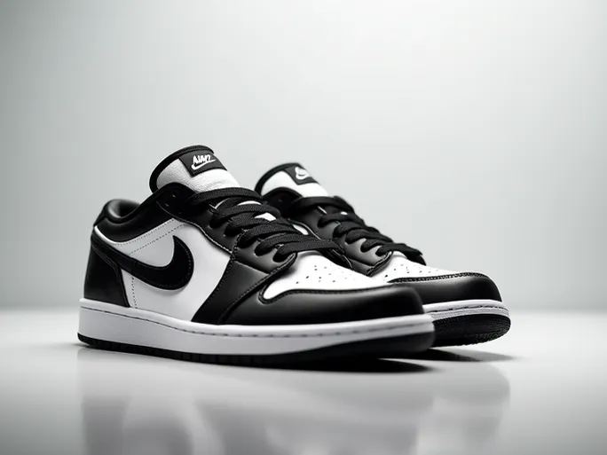 Air Jordan 1 Low Classic Blackwhite Sneaker for Kids